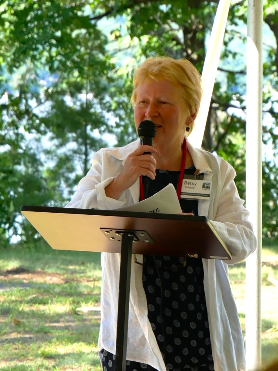 Photo of Betsy introducing her longtime friend, Nancie Battaglia, at ...
