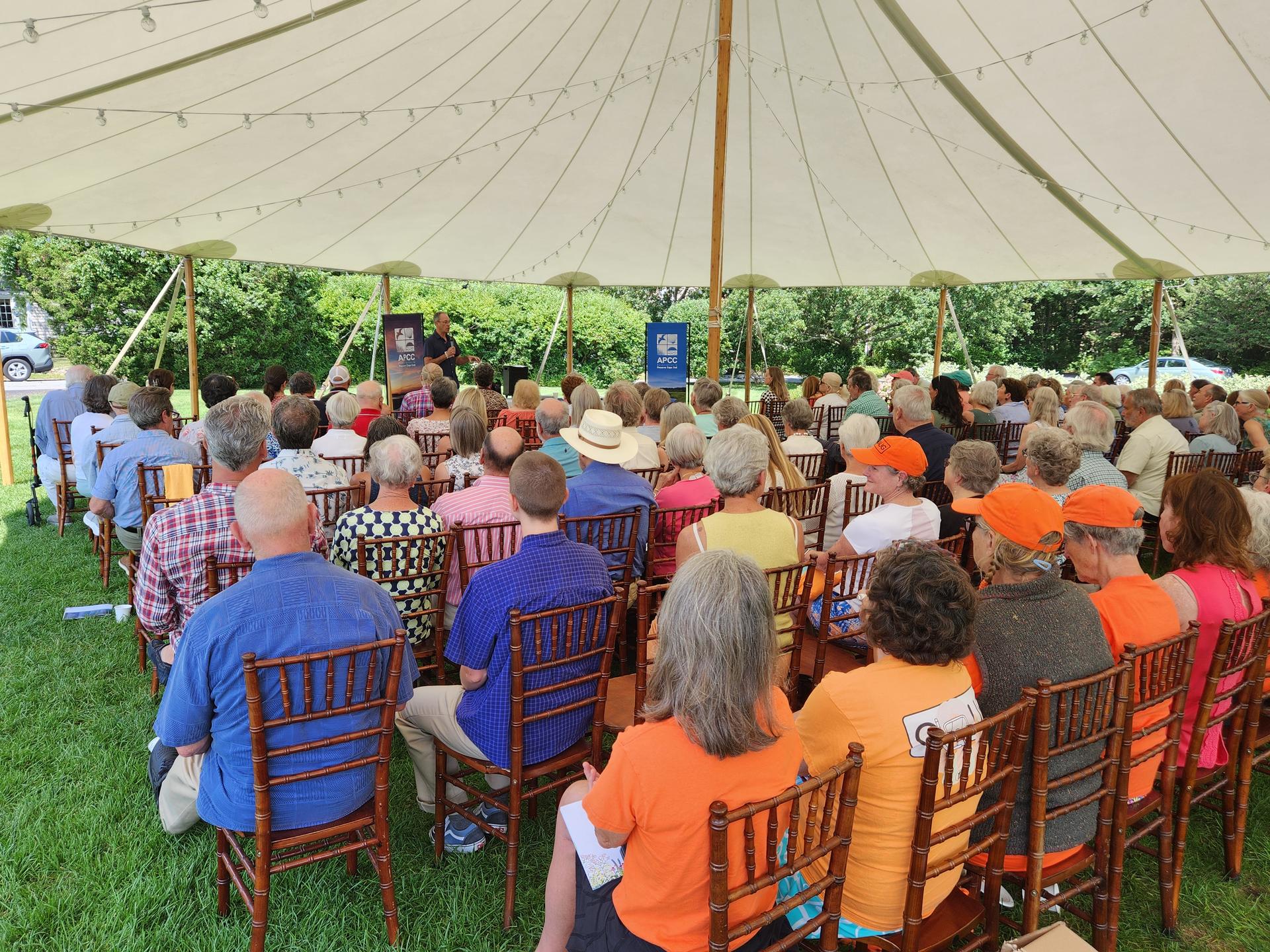 Above: APCC president, Steve Koppel, addresses the membership.